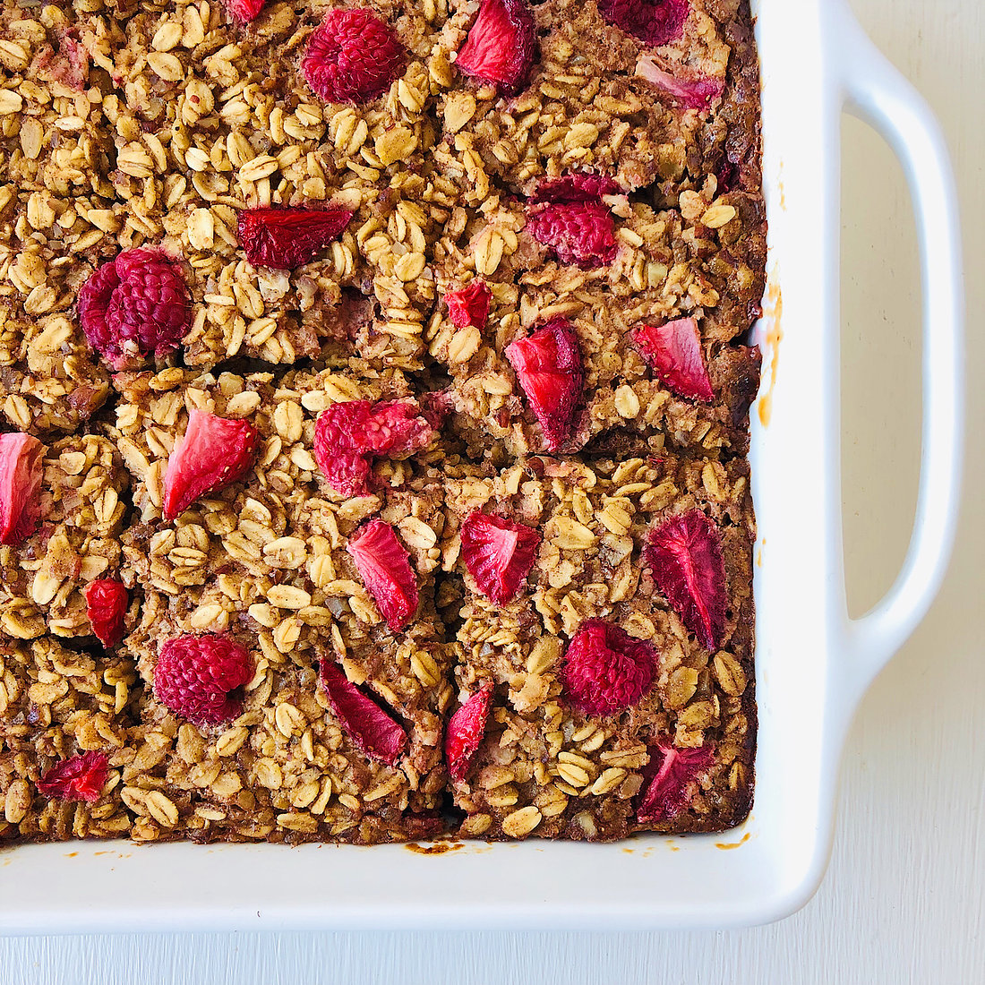 Berry Baked Oatmeal - Daddio's Kitchen
