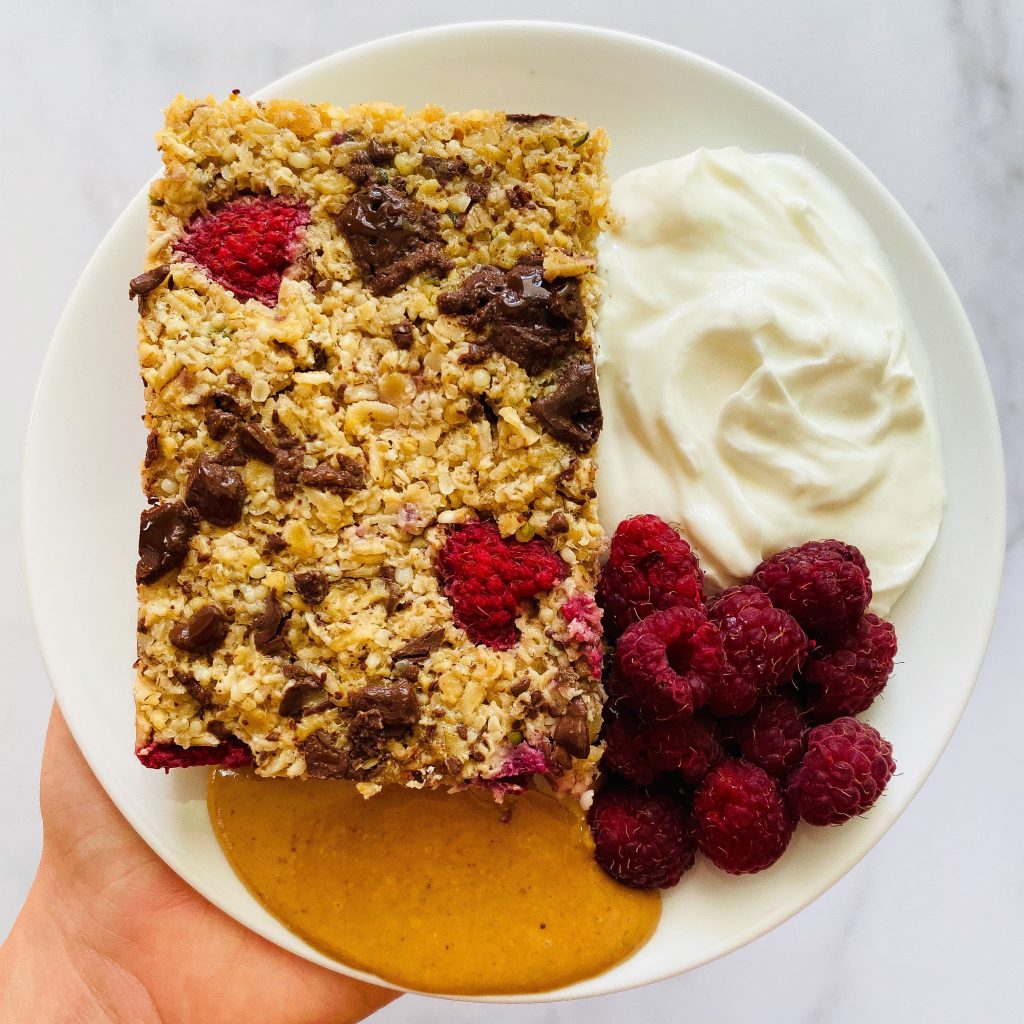 Dark Chocolate Raspberry Baked Oatmeal - Daddio's Kitchen