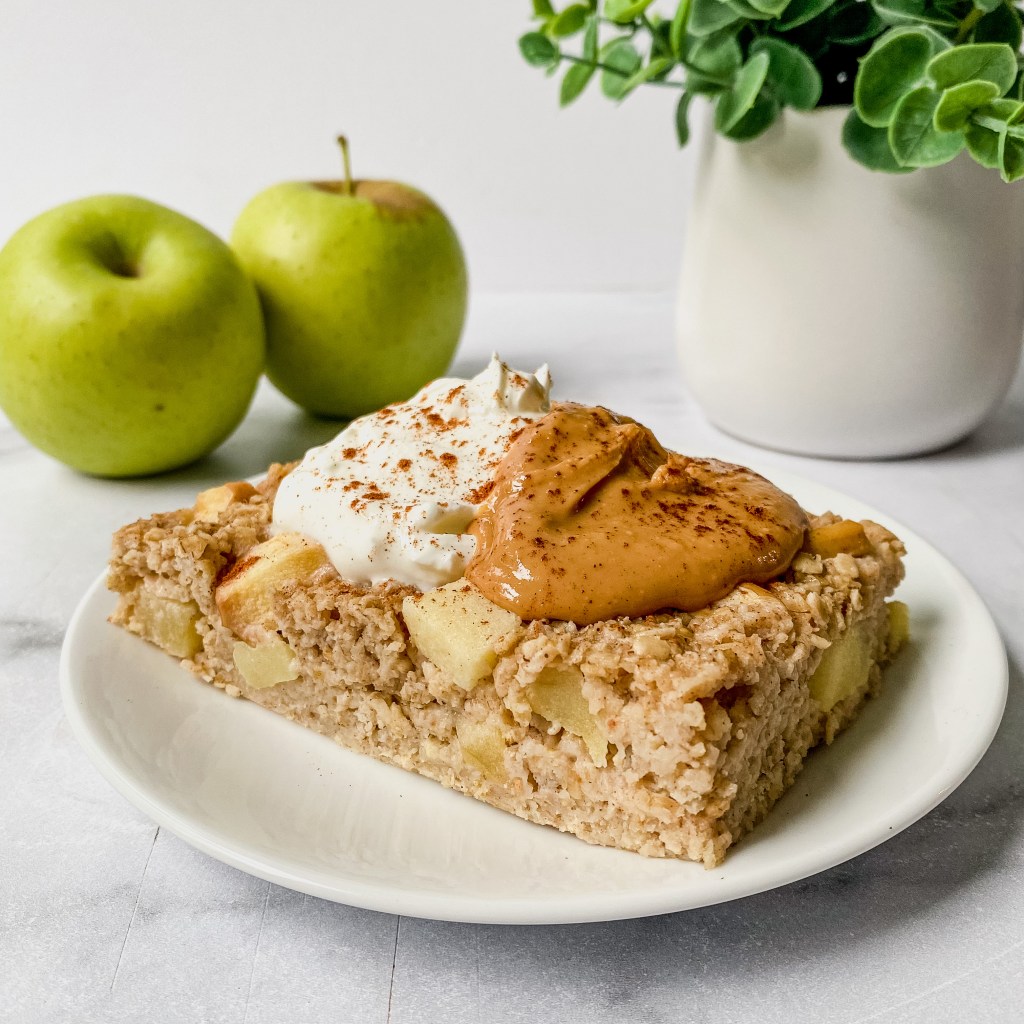 Apple Pie Baked Oatmeal - Daddio's Kitchen